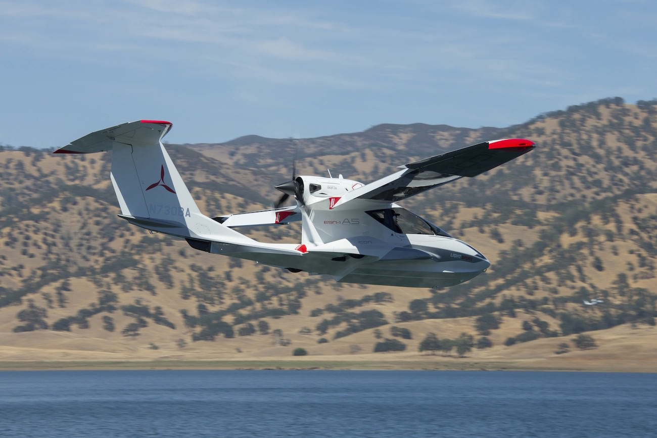 Icon Aircraft A5 : Un engin qui va plaire aux aviateurs comme aux ...