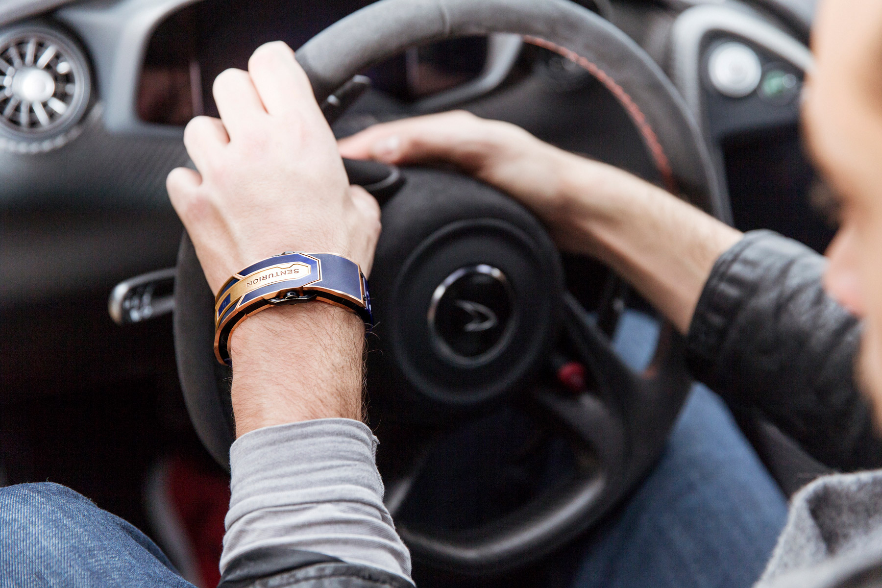 Senturion Elite Supercar Key : Un bracelet pour contrôler les voitures