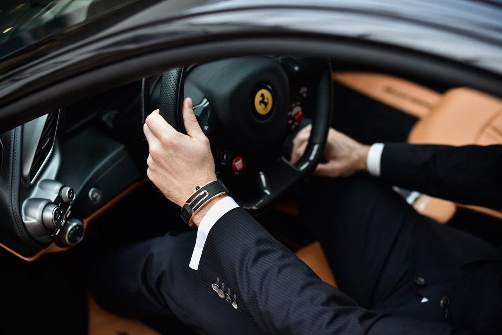 Senturion Elite Supercar Key : Un bracelet pour contrôler les voitures