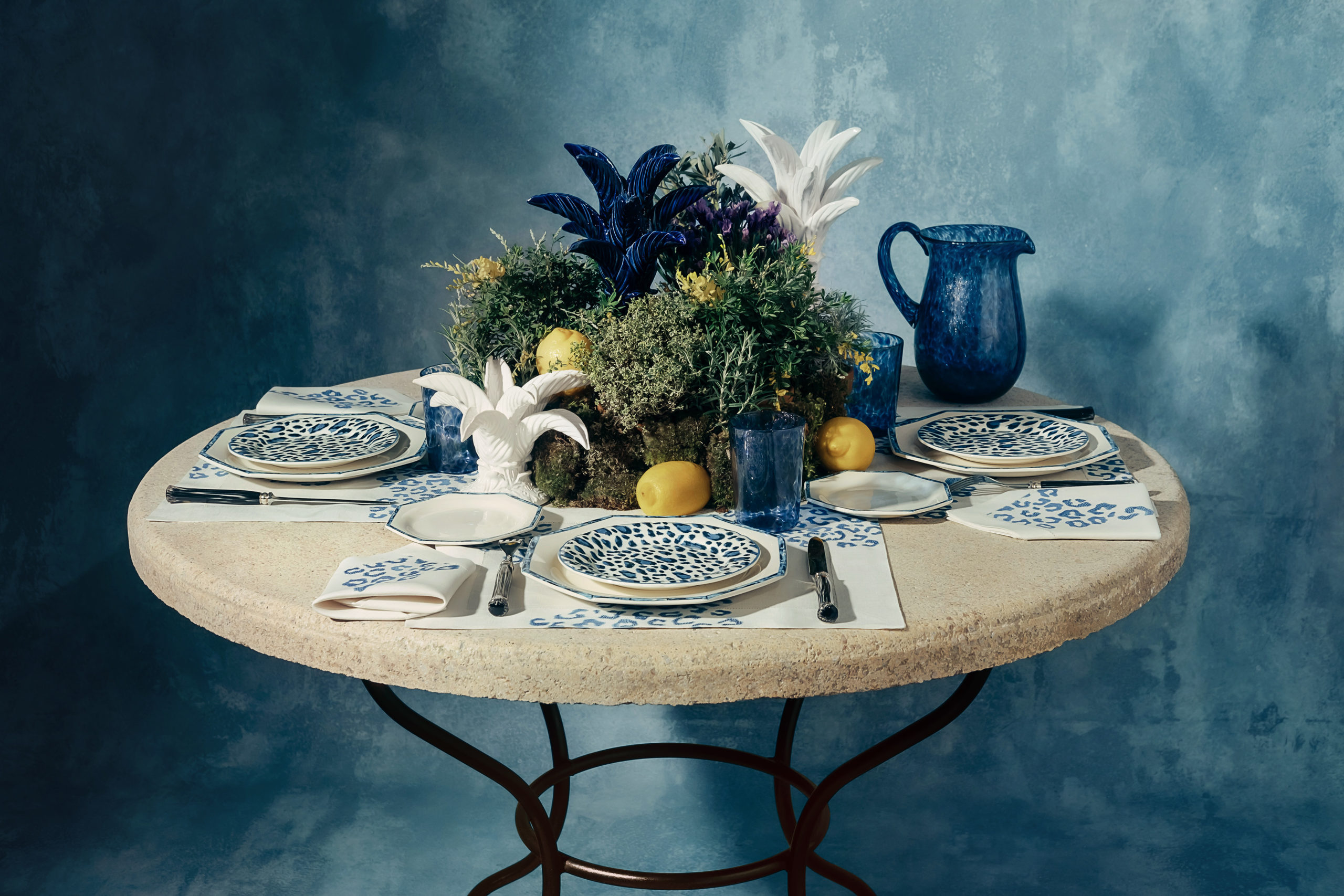 Dior présente sa nouvelle collection art de la table : Blue Mizza