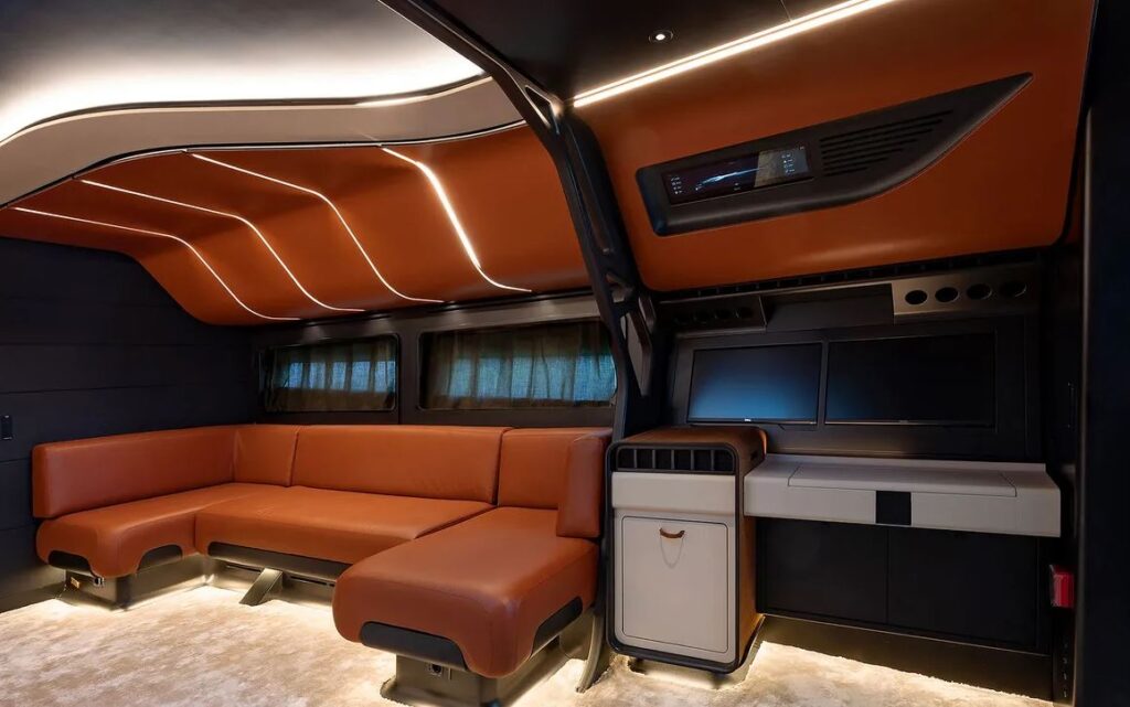 Victory Marine Bolide 80 : Découvrez le yacht le plus rapide du monde