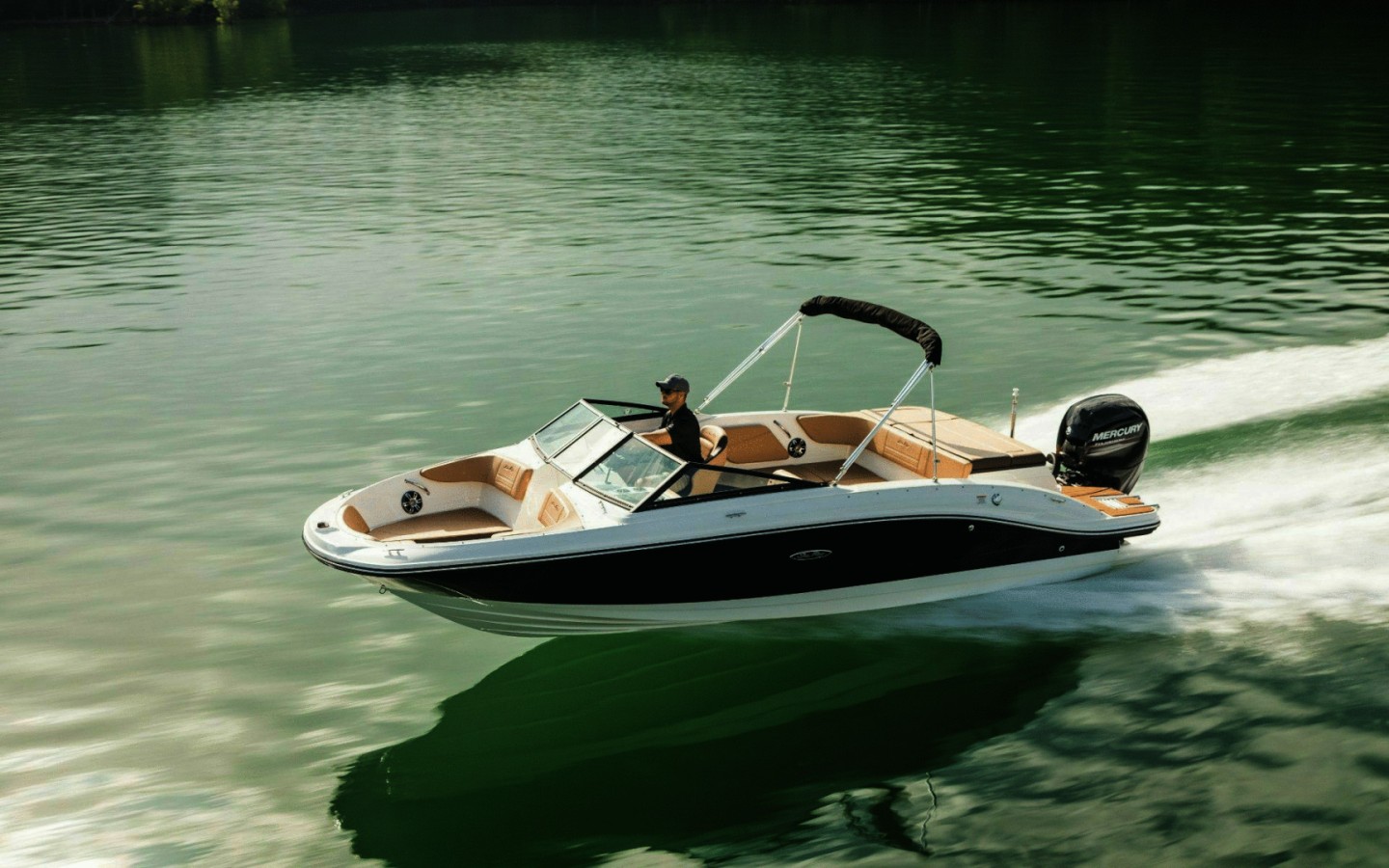 Sea Ray : Day-Boats et Yachts d'exception alliant confort, performances ...