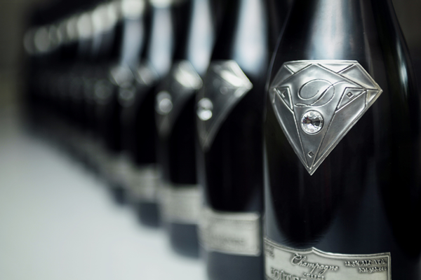 Les 10 Champagnes les Plus Chers du Monde en 2025